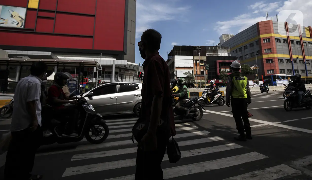FOTO: Pelican Crossing untuk Penumpang Transjakarta dan Warga di Halte ...