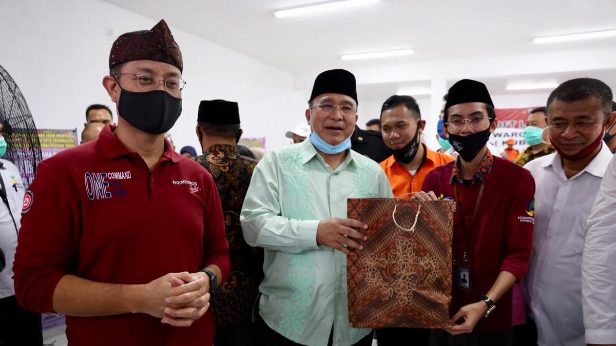 Mensos Targetkan Penyaluran Bansos Tahap Kedua Selesai Minggu Ini - Bisnis Liputan6.com