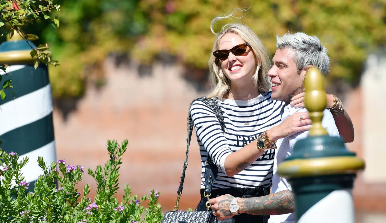 FOTO: Kemesraan Chiara Ferragni dan Fedez di Venice Film Festival 2019 ...