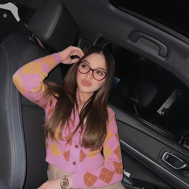 7 Potret Aca Husna Berharap Bertemu Istri Renaga Tahier, Bantah Jadi Pelakor - Hot Liputan6.com