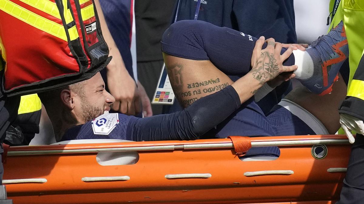 Foto: Momen Mengerikan Neymar Cedera Saat PSG Bungkam Lille di Liga Prancis