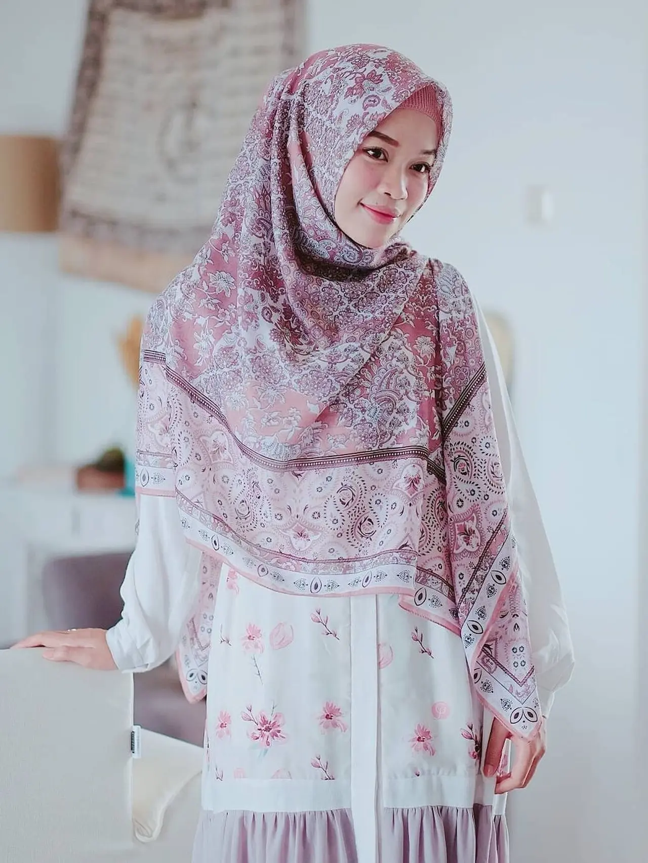 Potret Terbaru Ghaida Tsurayya Putri Aa Gym Umrah Bareng Teh Ninih, Dulu Diisukan Bentak Ibu di ...