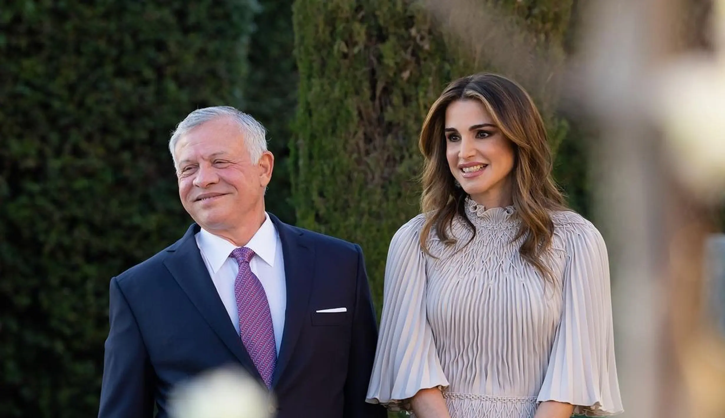 Gaya Modis ala Ratu Rania dari Yordania yang Curi Perhatian di ...