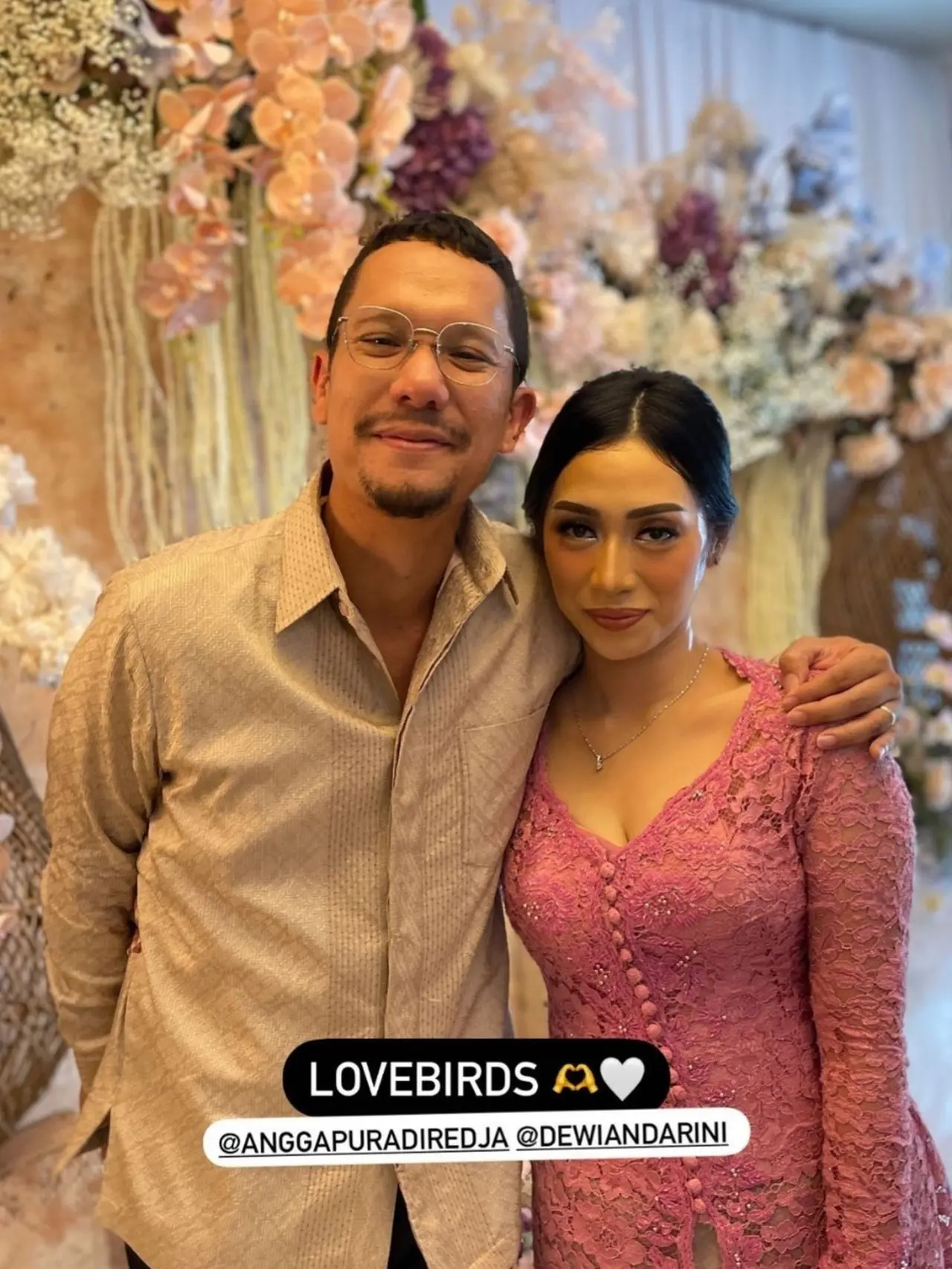 7 Potret Lamaran Angga Vokalis Maliq & D'Essentials, Jadi Keluarga Ryan ...