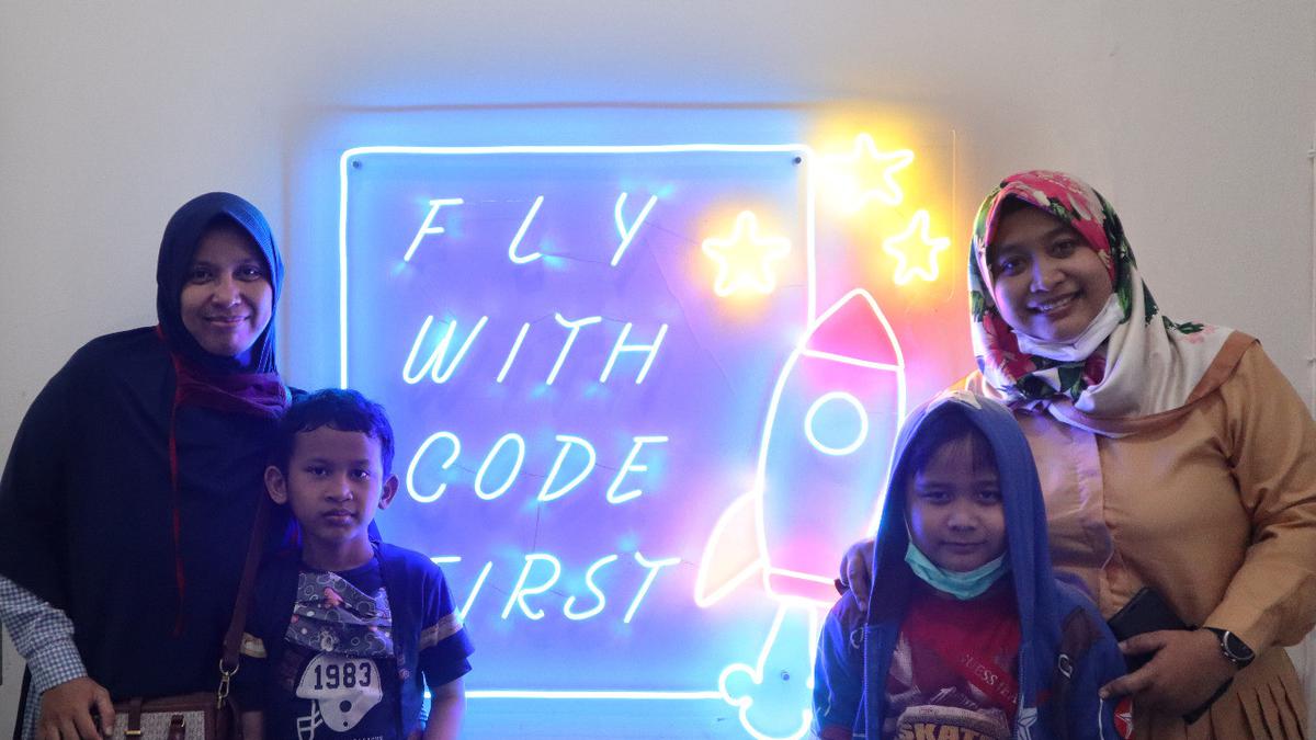 CodeFirst, Startup Edtech asal Cirebon Melejit di Tengah Pandemi Covid ...