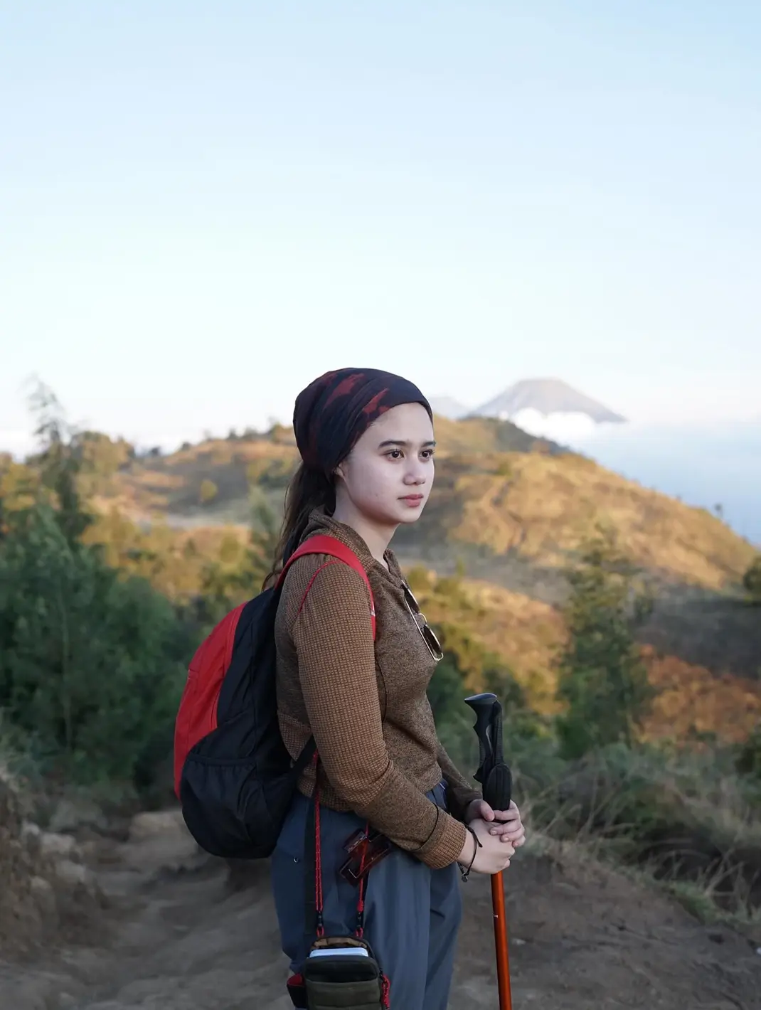 Potret Mountain Date Tissa Biani dan Dul Jaelani di Gunung Prau, Sweet ...