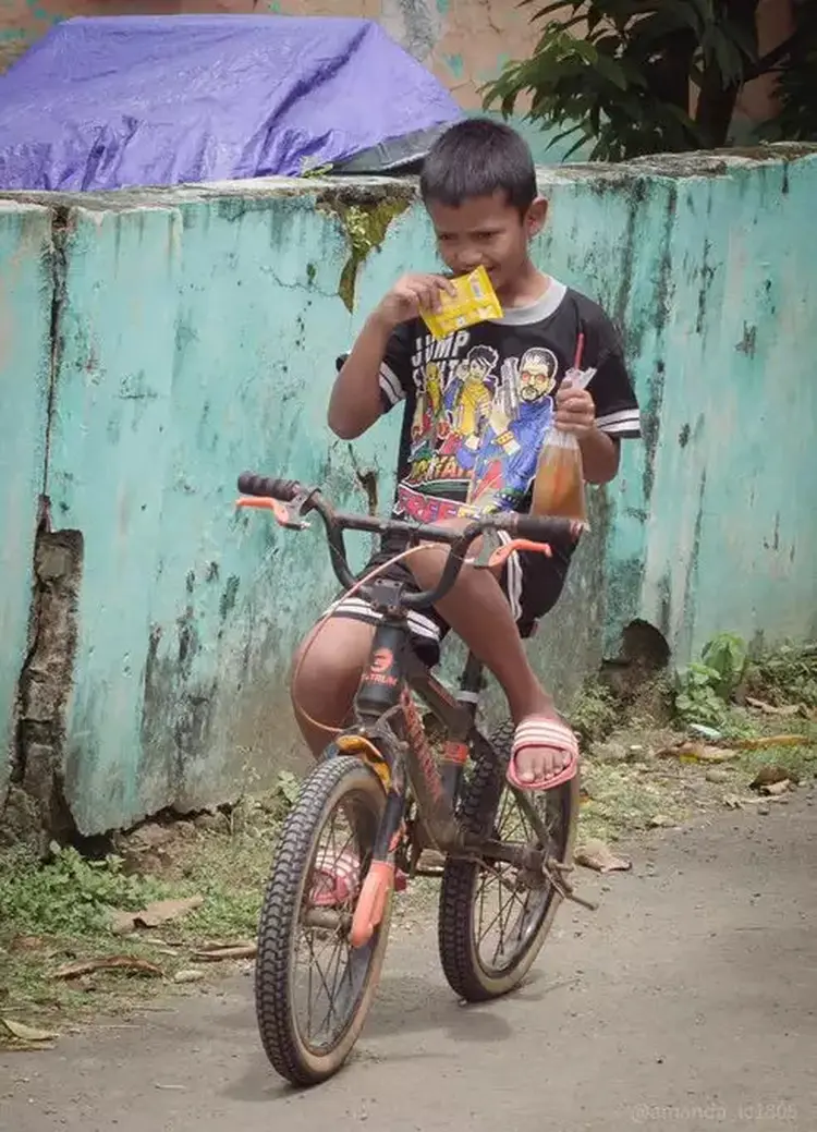 10 Potret Aksi Nyeleneh yang Dilakukan Pesepeda di Jalan Raya, Aksinya ...