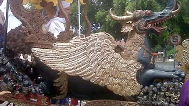 Singa Barong Pimpin Kirab Festival Topeng - News Liputan6.com