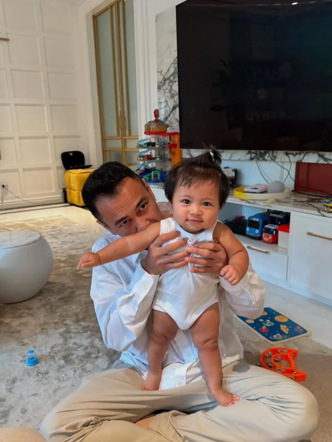 Ayah dan Anak Kompak, 7 Potret Kebersamaan Raffi Ahmad dan Baby Lily di ...