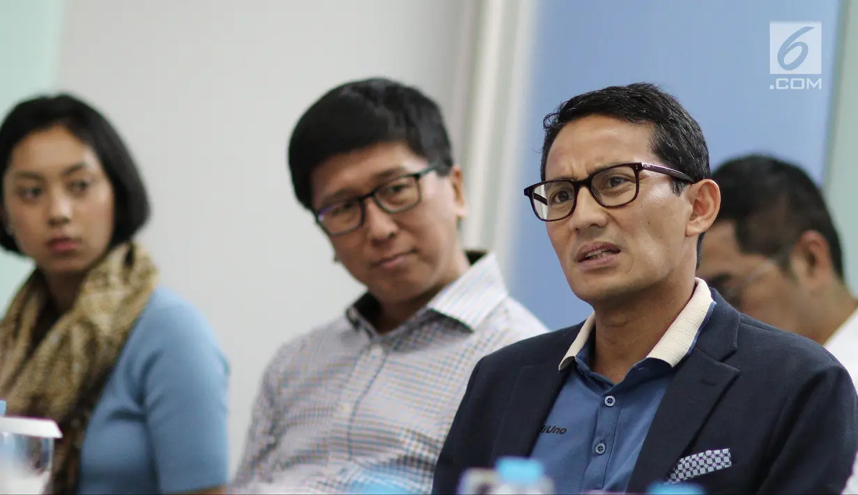 FOTO: Gaya Sandiaga Uno Saat Berkunjung ke Kantor SCTV - Foto Liputan6.com