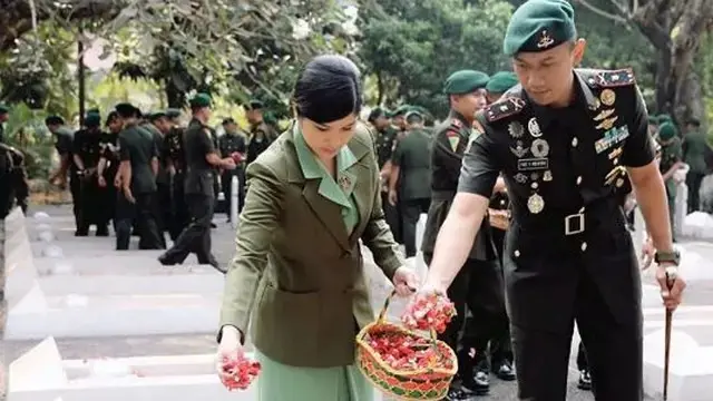 10 Potret Annisa Pohan saat Jadi Ibu Persit, Setia Dampingi AHY - Hot ...