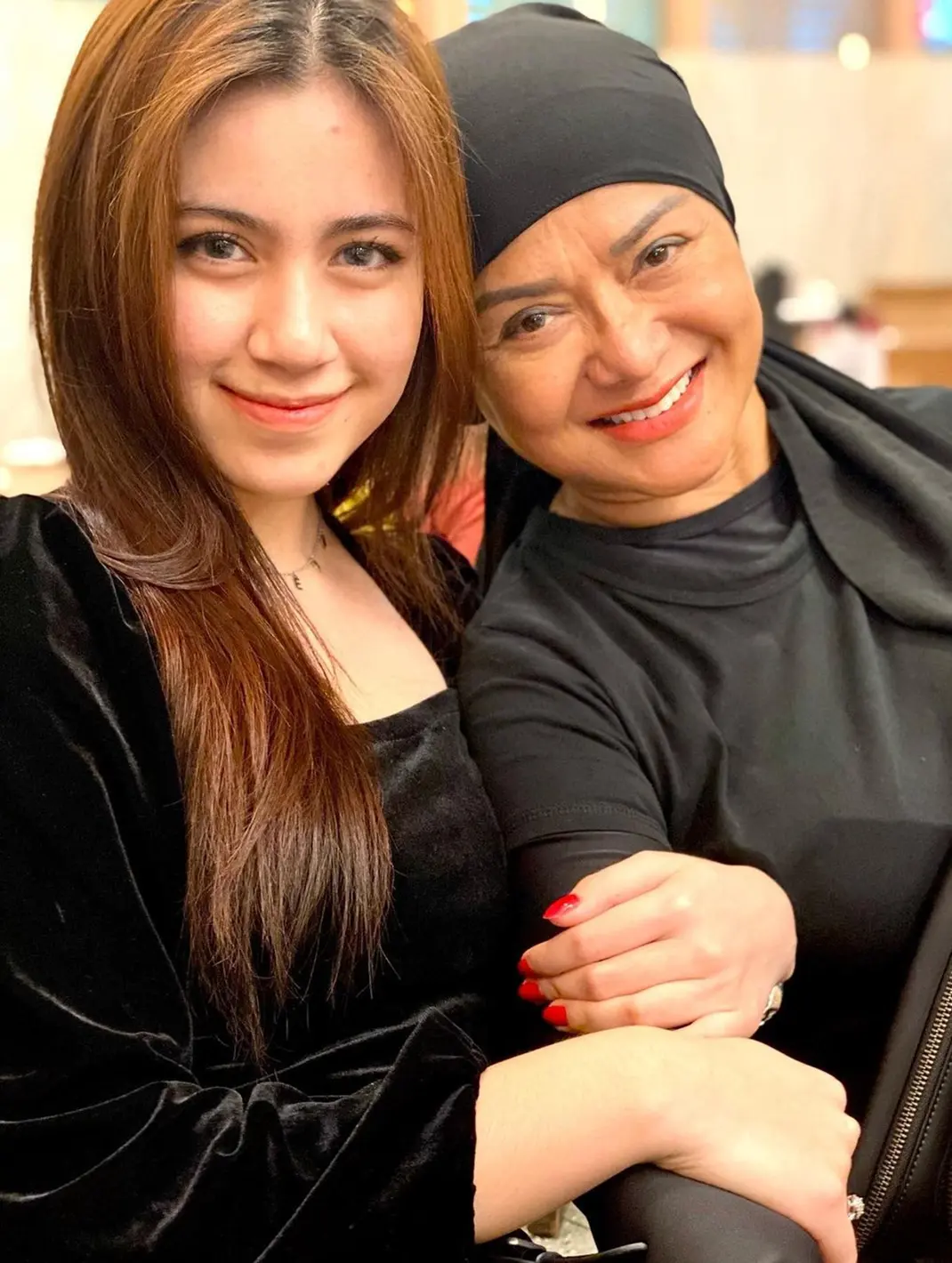 Potret Kedekatan Rinoa Aurora Senduk dengan Keluarga Leon Dozan, Sudah ...