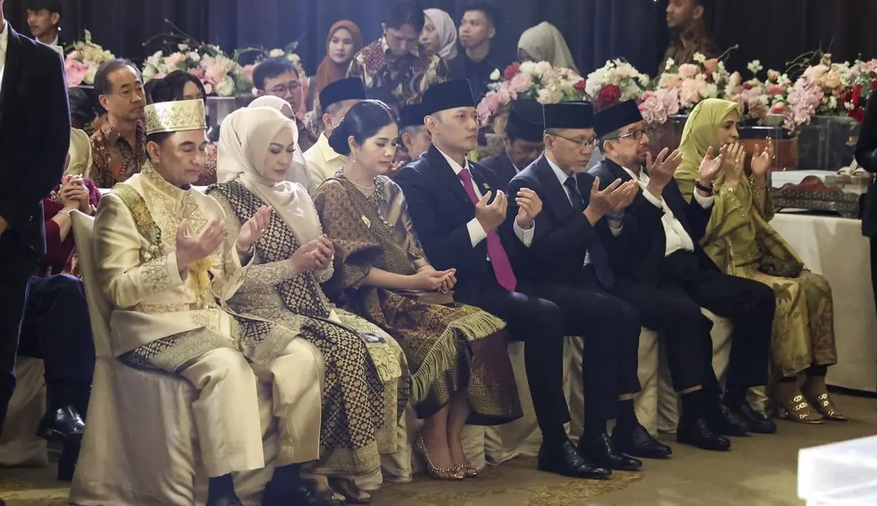 6 Gaya Elegan Annisa Pohan Kenakan Songket Pintu Aceh saat Dampingi AHY jadi Saksi di Akad Nikah ...