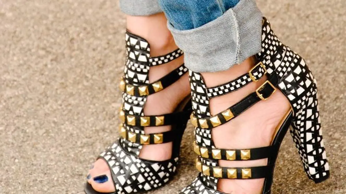 7 Sepatu Motif Tribal Aztec Super Keren Untuk Tampilan Stunning - Photo ...