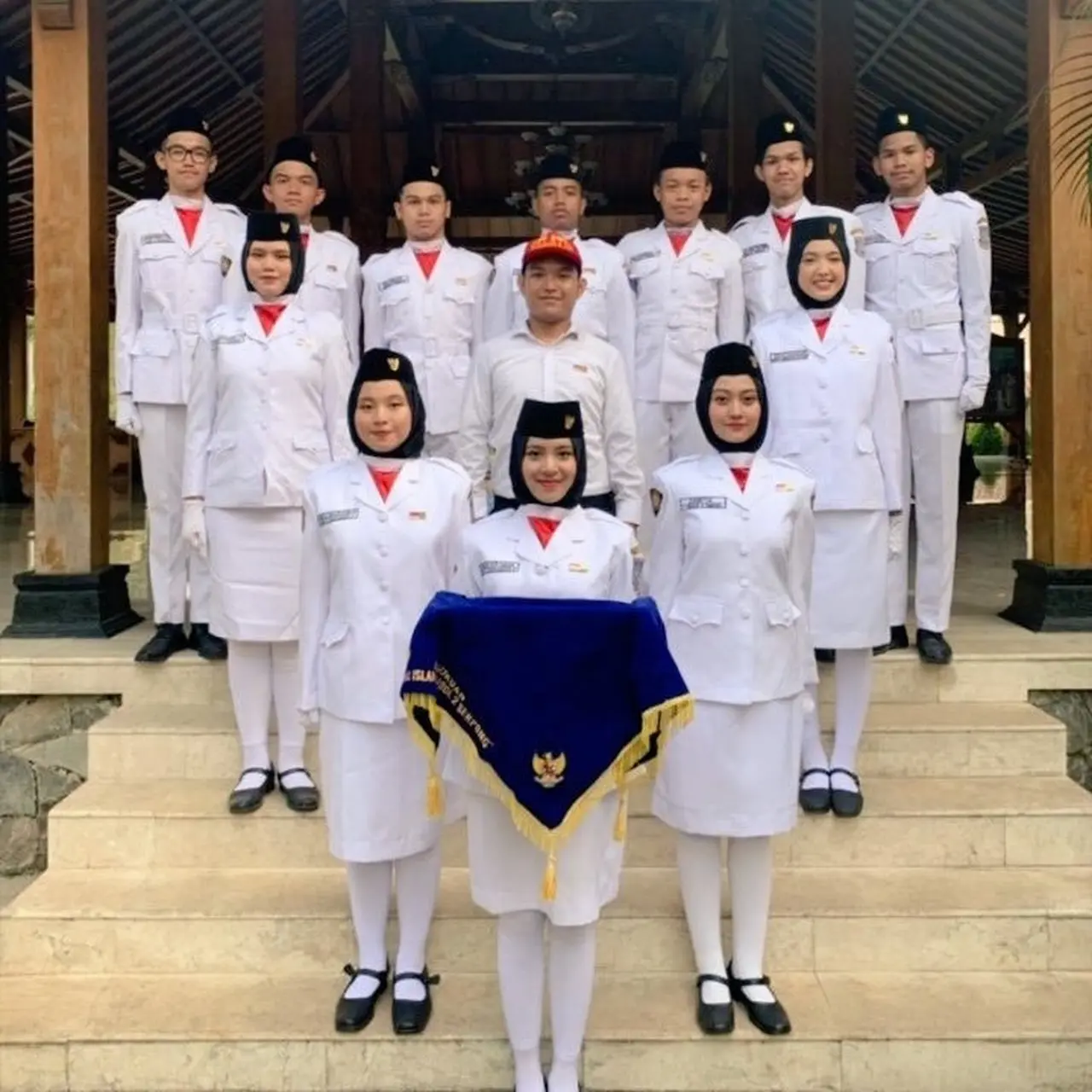 5 Potret Zee JKT48 saat Tampil Berhijab Ini Curi Perhatian, Menawan ...