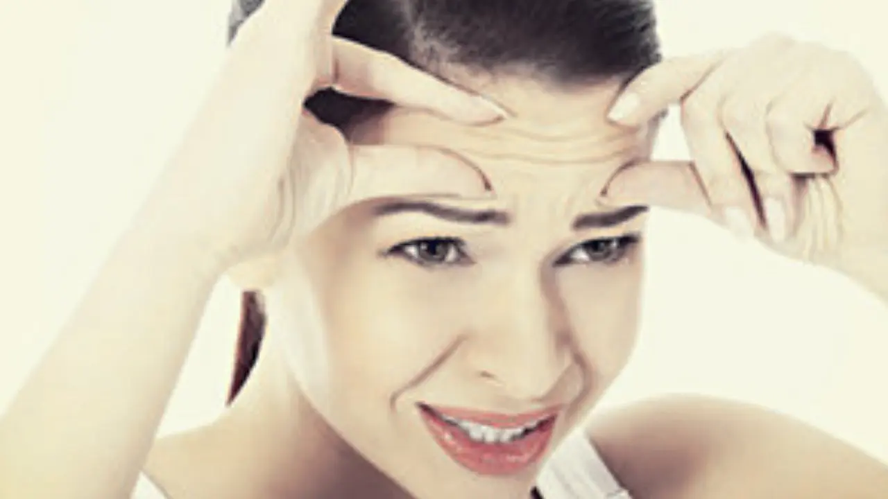 7 Penyebab Kerutan di Dahi, Bisa Timbul di Usia 20-an - Hot Liputan6.com