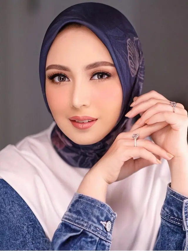 Influencer Sarah Sofyan Berbagi Kiat Rawat Perhiasan, Setuju Ujaran Berlian Sahabat Terbaik ...