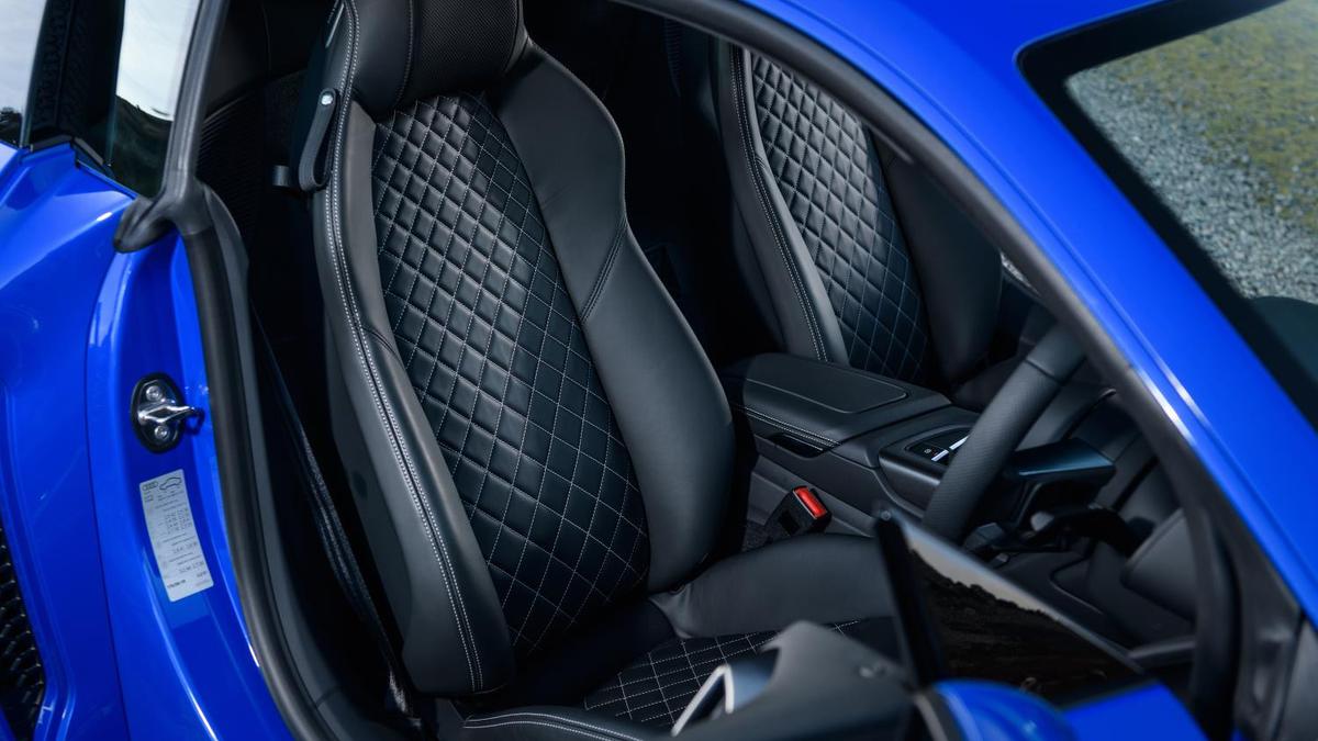 Begini Cara Merawat Jok Kulit - Otomotif Liputan6.com