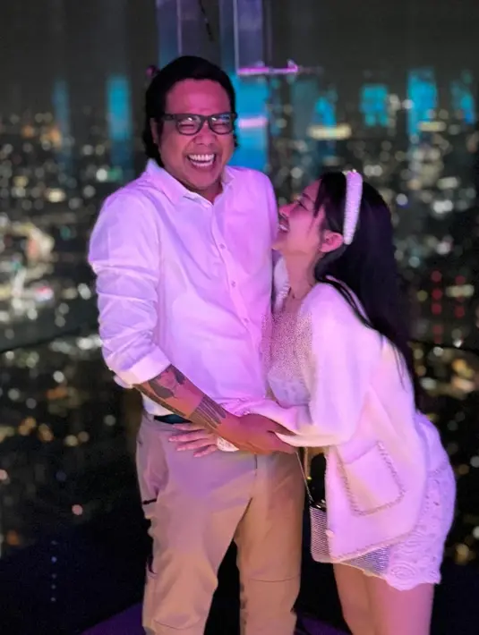 Potret Gofar Hilman Rayakan Ultah ke-41 Bareng Cupi Cupita, Dinner ...