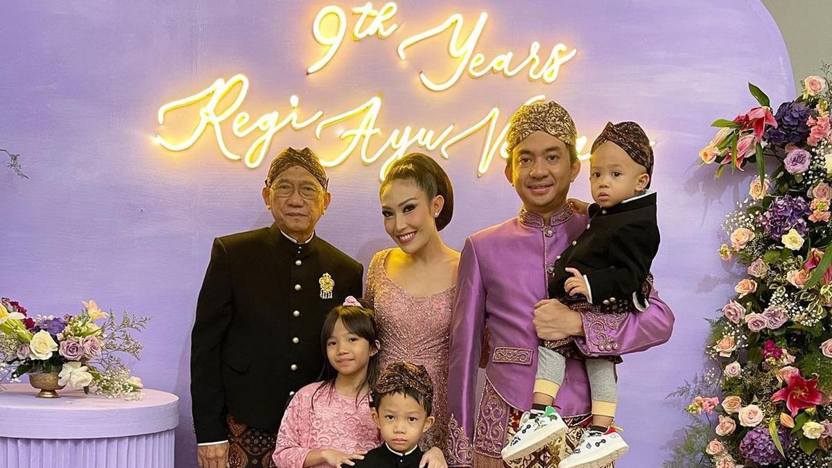 11 Potret Anniversary ke-9 Ayu Dewi dan Regi Datau, Dandan Seperti ...