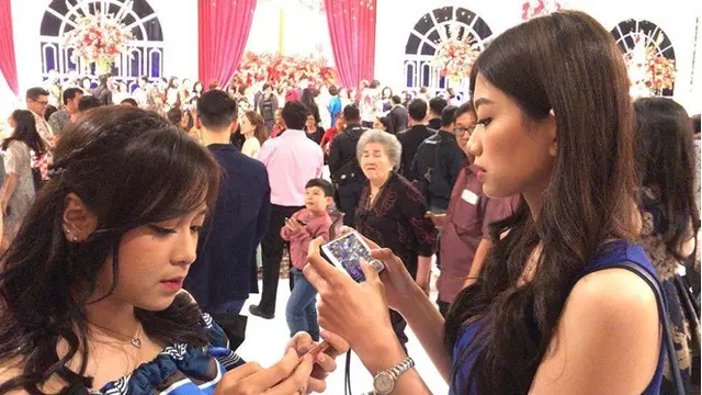 6 Kelakuan Nyeleneh Orang Main Game Tak Kenal Tempat Ini Bikin Tepuk Jidat - Hot Liputan6.com