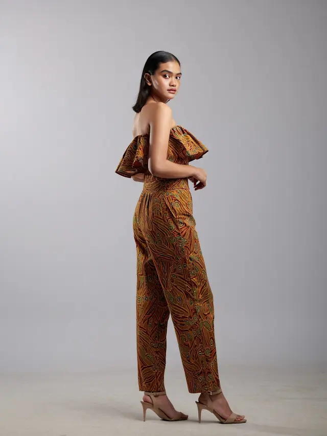 9 Inspirasi Atasan Batik Pesta Wanita, Cocok untuk Acara Resmi Maupun ...