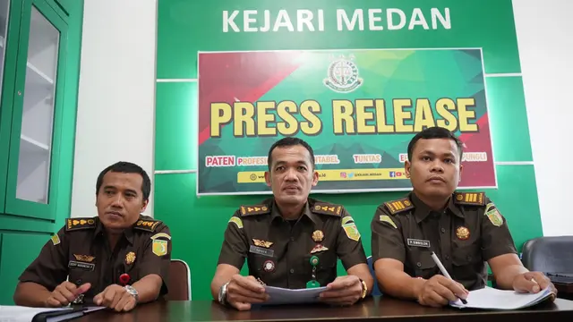 Viral Video Emak-Emak Ngomel di Kejari Medan, Kasi Intel Angkat Bicara - Regional Liputan6.com