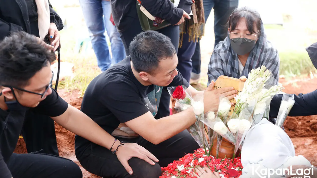 4 Kronologi Clerence Istri Rio Alief Idap Kanker hingga Meninggal Dunia ...