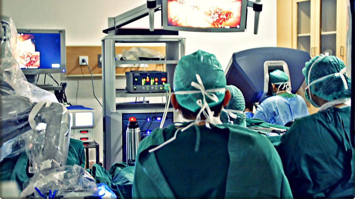 Ponsel Dokter Tertinggal di Dalam Perut Pasien yang Melahirkan - Health ...