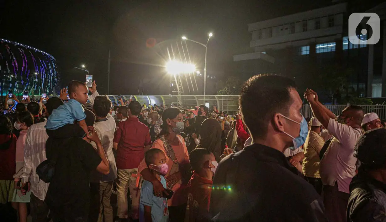 FOTO: Antusiasme Masyarakat Menyaksikan Festival Tabuh Bedug Malam ...