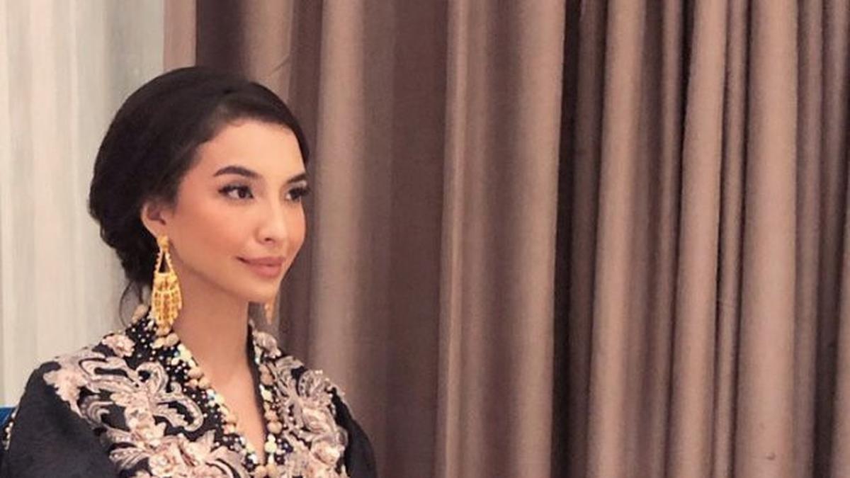 10 Transformasi Manohara, Model Cantik yang Hampir Isi Posisi Nia ...