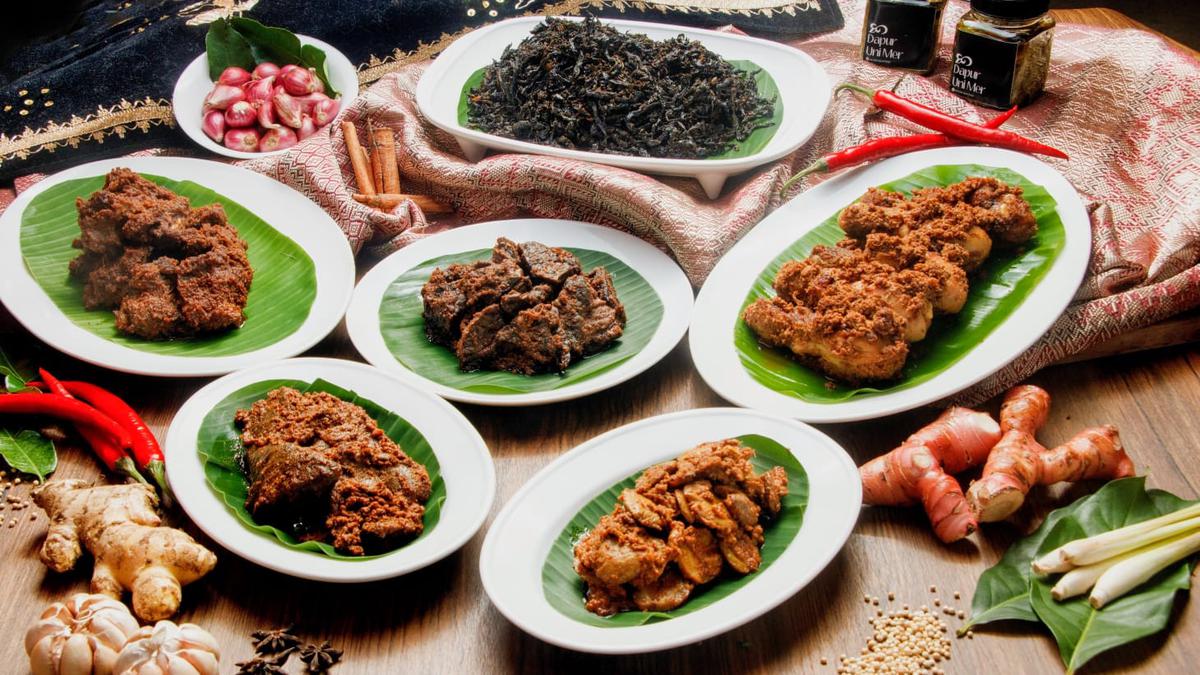 Uniknya Rendang Daun Singkong Andalan Rendang Uni Mer, Pakai Resep ...