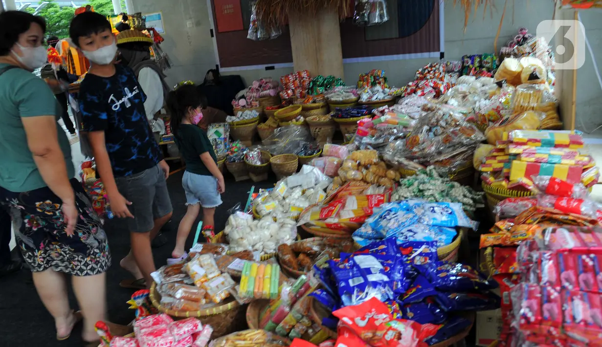 Festival Tjemilan Tije Hadirkan Jajanan Jadul di Halte Transjakarta ...