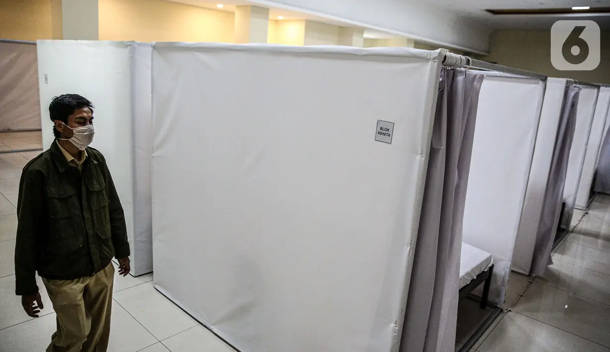 FOTO: Menilik Bilik Isolasi Mandiri Pasien Covid-19 di GOR Pademangan ...