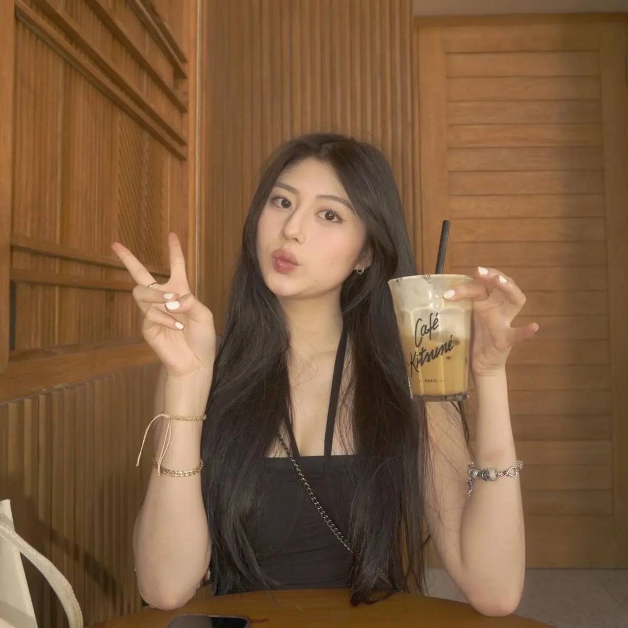 Jadi BA Esports Asal Samarinda, Intip 8 Potret Memukau Lydia ONIC ...