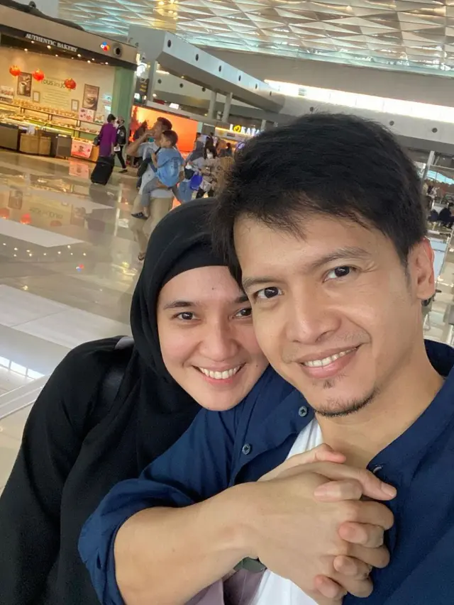 Dhini Aminarti dan Dimas Seto Selalu Mesra dan Romantis Setelah 14 Tahun Menikah, Netizen Doakan ...