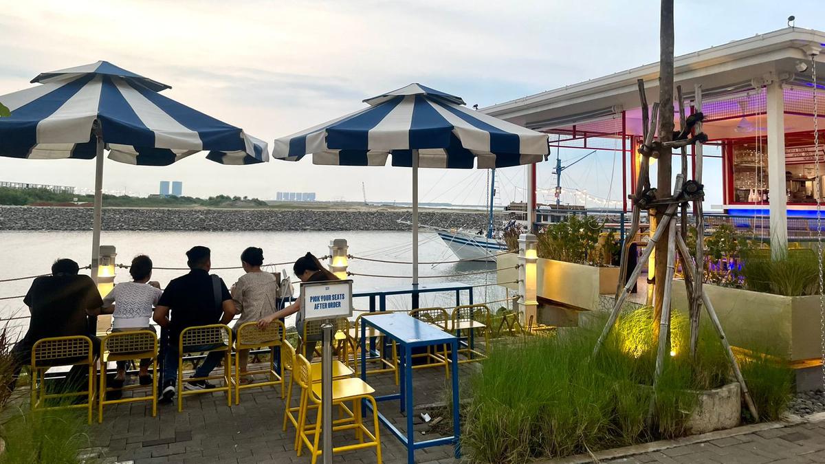 Berwisata Kuliner di Pinggir Laut di Cove at Pantai Indah Kapuk, Ada ...