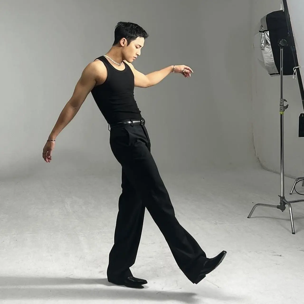 Sering Dijuluki Gapura Kabupaten, Intip Pesona Mingyu Seventeen yang ...