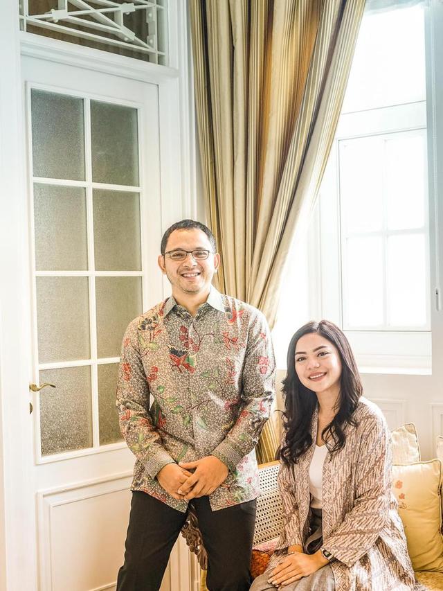Potret Danny Rukmana dan Raiyah Berbalut Batik Saat Urus Dokumen ...