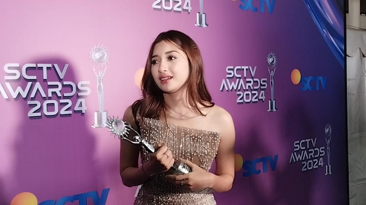 Yuriska Patricia Menangis Haru Tak Menyangka Raih Penghargaan SCTV ...
