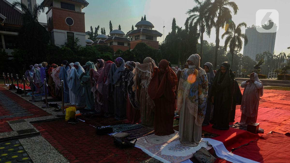 Sholat Istisqa di Bandung Barat, Berharap Hujan Membawa Berkah - Islami ...