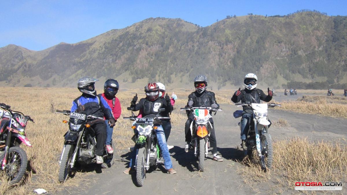 Mengendarai Motor Trail Bagi Pemula