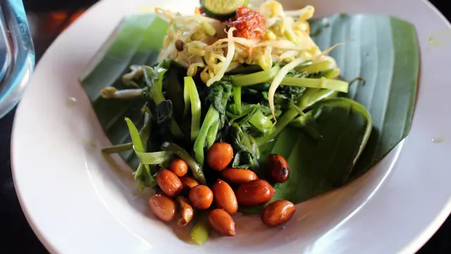 Resep Plecing Kangkung Khas Lombok, Berikut 3 Lauk yang Cocok Dinikmati ...