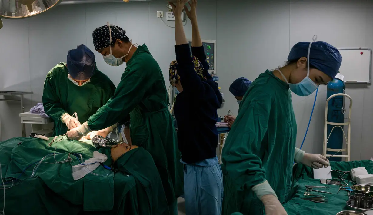 PHOTO: Gara-Gara Medsos, Permintaan Operasi Plastik Meningkat di Tiongkok - Foto Liputan6.com