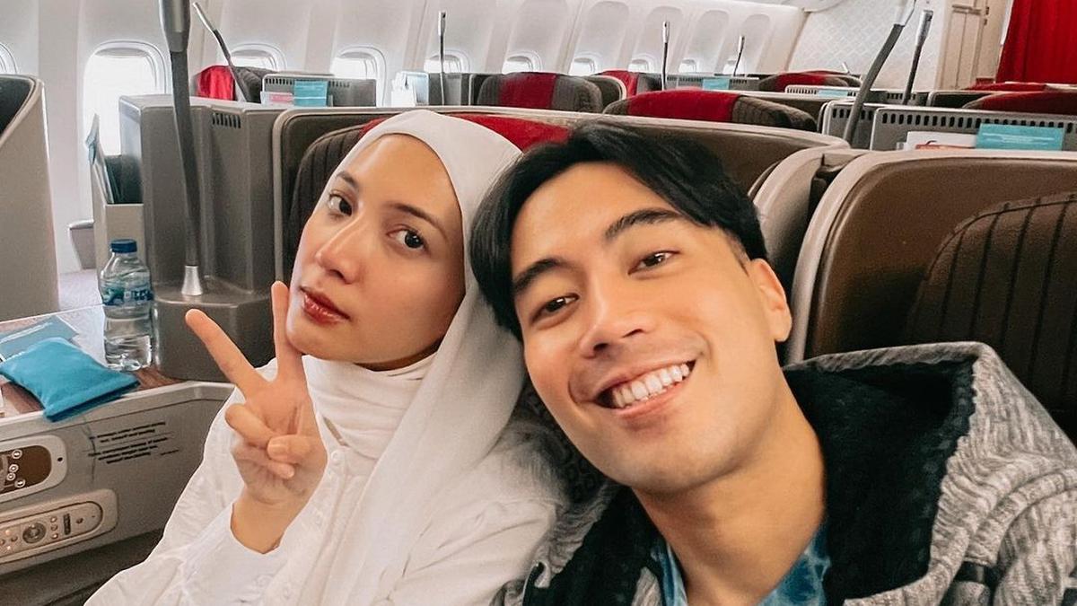 Vidi Aldiano Ibadah Umrah Bareng Sheila Dara, Banyak yang Minta ...