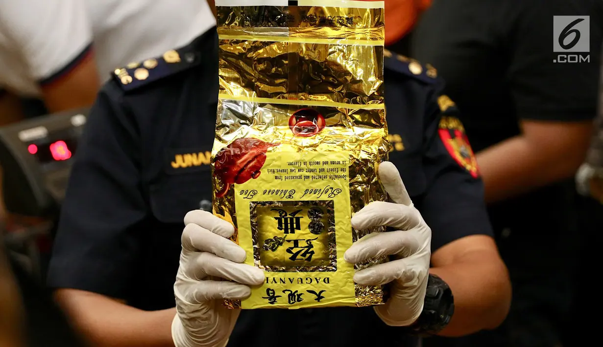 FOTO: Wujud Sabu 1,6 Ton yang Diselundupkan Lewat Perairan Batam - Foto ...