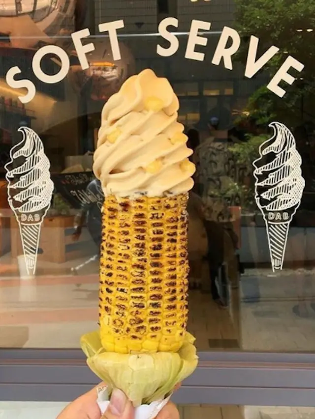 6 Potret Cone Es Krim Ini Nyeleneh Tapi Unik, Pakai Rok dan Jepit ...