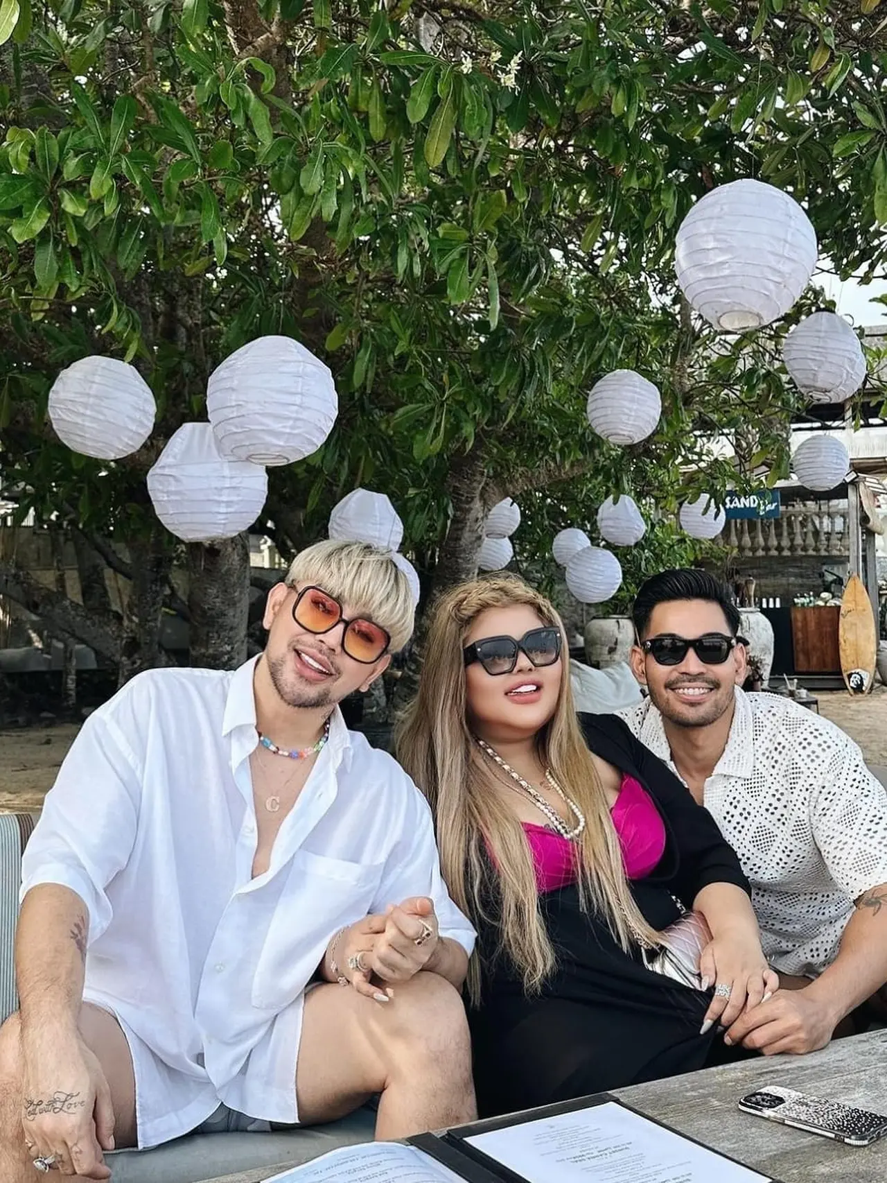 7 Potret Shindy Samuel Bareng Artis, Tuai Dukungan Diet - Hot Liputan6.com