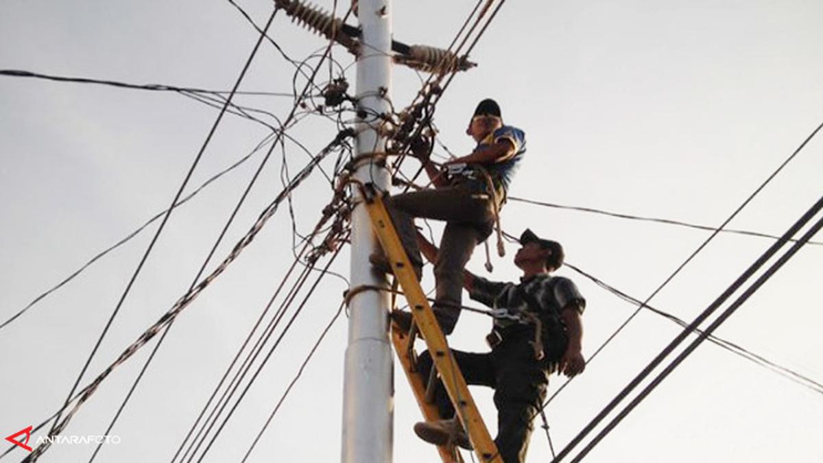 Ujicoba Sukses, Kota Ini Baru Pertama Kali Nikmati Listrik - Bisnis ...