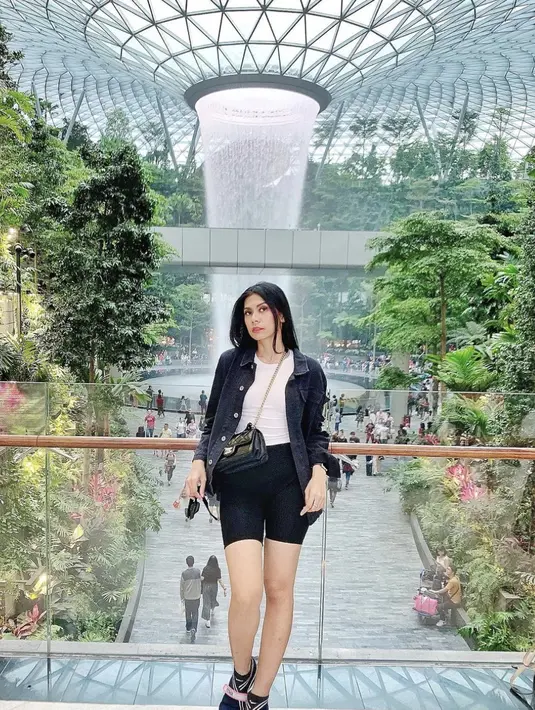 6 Inspirasi Gaya Fashion Glamor Berkelas Putri Hasibuan, Kakak Ipar Jessica Mila Sang Sosialita ...